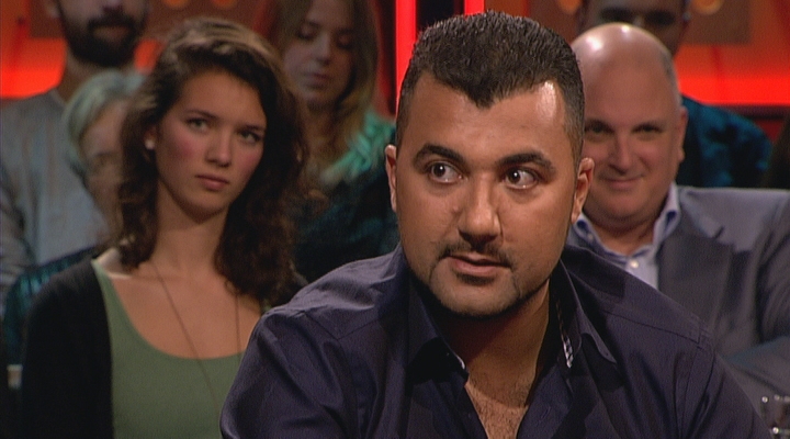 Boek 'Eus': zcan Akyol - 29-10-2012 - De Wereld Draait Door - BNNVARA